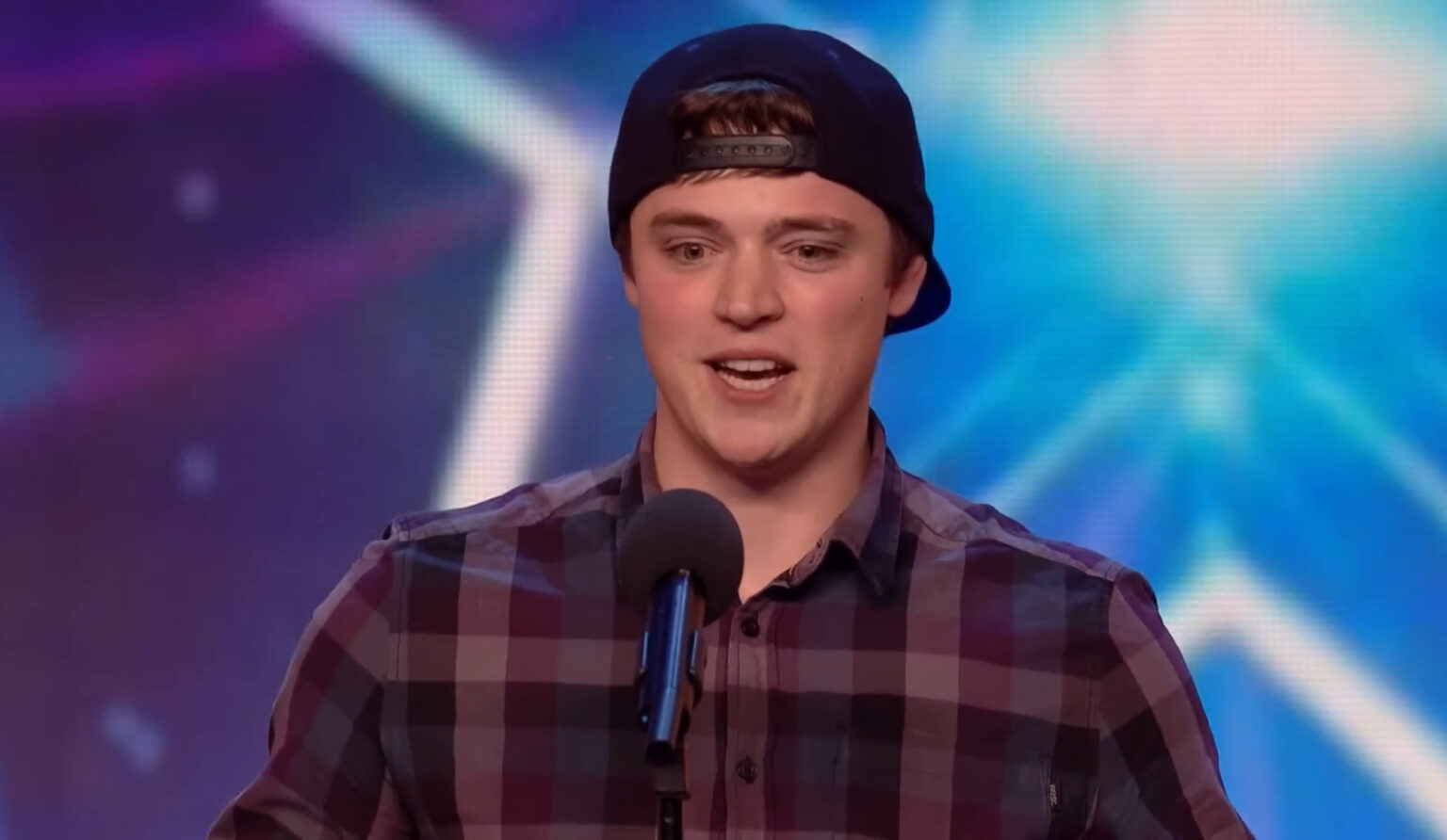 He Sings Miley Cyrus As 10 Different Celebrities—You Won’t Believe The ...