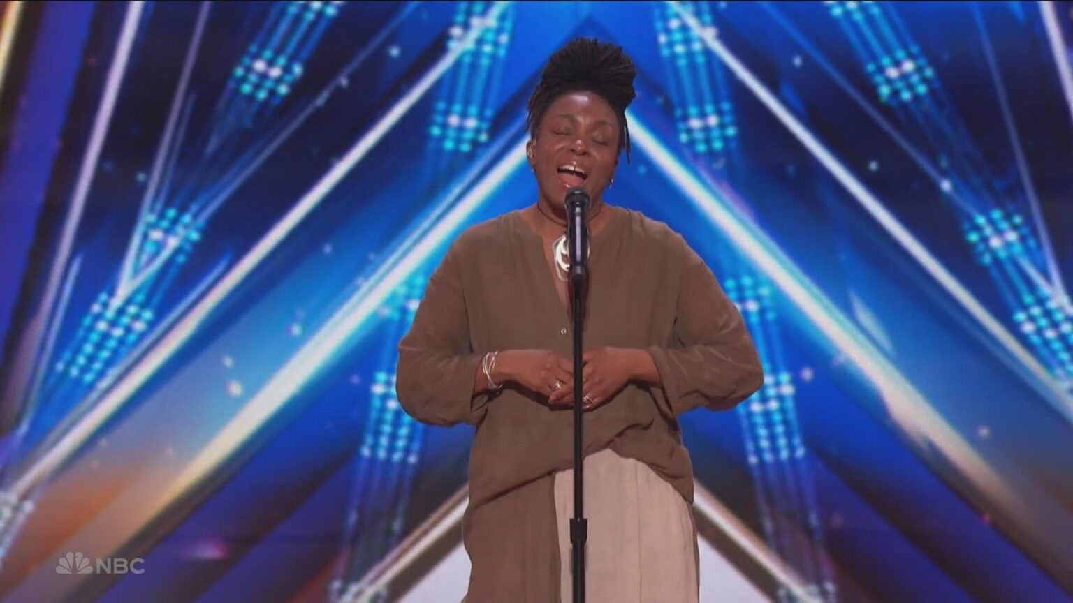 SHE WAS LIVING IN A CAR! Her Heartbreaking Backstory Will Make You Cry ...